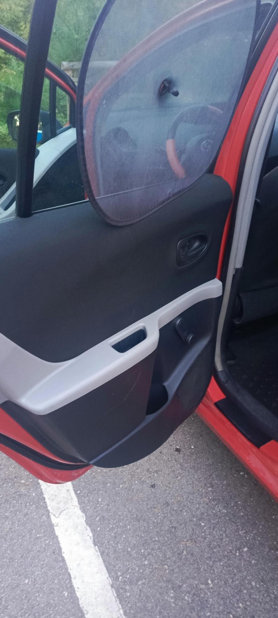 Red Toyota Yaris 2008 in Kraslava, with an engine capacity of 1.40 L and mileage of 221 thousand km for 2150 €, photo 9 on AUTOMOTO.COM.LV