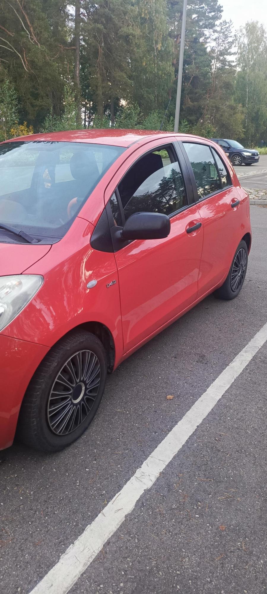 Red Toyota Yaris 2008 in Kraslava, with an engine capacity of 1.40 L and mileage of 221 thousand km for 2150 €, photo 13 on AUTOMOTO.COM.LV