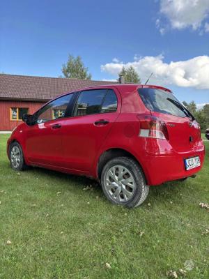 Red Toyota Yaris 2009 in Klaipeda, with an engine capacity of 1.33 L and mileage of 234 thousand km for 1500 €, photo 5 on AUTOMOTO.COM.LV