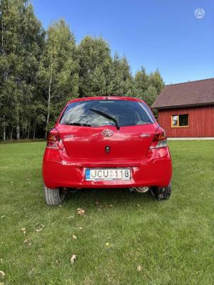 Red Toyota Yaris 2009 in Klaipeda, with an engine capacity of 1.33 L and mileage of 234 thousand km for 1500 €, photo 6 on AUTOMOTO.COM.LV