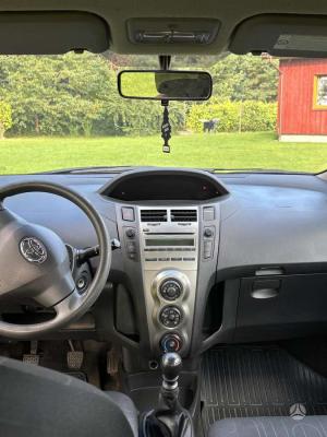 Red Toyota Yaris 2009 in Klaipeda, with an engine capacity of 1.33 L and mileage of 234 thousand km for 1500 €, photo 16 on AUTOMOTO.COM.LV