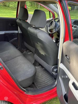 Red Toyota Yaris 2009 in Klaipeda, with an engine capacity of 1.33 L and mileage of 234 thousand km for 1500 €, photo 20 on AUTOMOTO.COM.LV