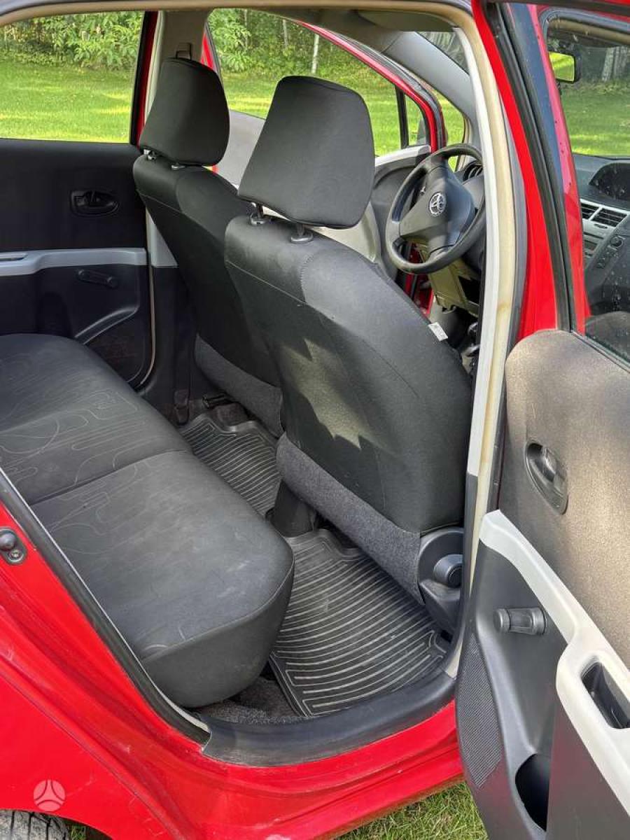 Red Toyota Yaris 2009 in Klaipeda, with an engine capacity of 1.33 L and mileage of 234 thousand km for 1500 €, photo 20 on AUTOMOTO.COM.LV