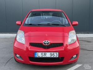 Sarkans Toyota Yaris 2010 Panevēža, ar dzinēja tilpumu 1.30 L un nobraukumu 219 tūkst. km par 2350 €, foto 3 vietnē AUTOMOTO.COM.LV