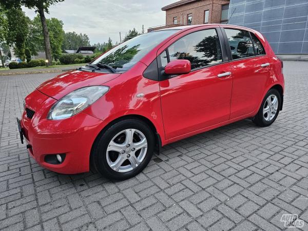 Sarkans Toyota Yaris 2010 Marijampole, ar dzinēja tilpumu 1.30 L un nobraukumu 219 tūkst. km par 3100 €, foto 1 vietnē AUTOMOTO.COM.LV