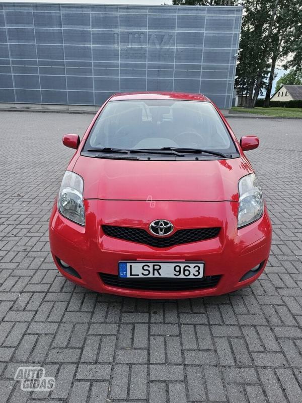 Sarkans Toyota Yaris 2010 Marijampole, ar dzinēja tilpumu 1.30 L un nobraukumu 219 tūkst. km par 3100 €, foto 3 vietnē AUTOMOTO.COM.LV