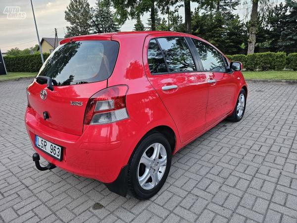 Sarkans Toyota Yaris 2010 Marijampole, ar dzinēja tilpumu 1.30 L un nobraukumu 219 tūkst. km par 3100 €, foto 7 vietnē AUTOMOTO.COM.LV