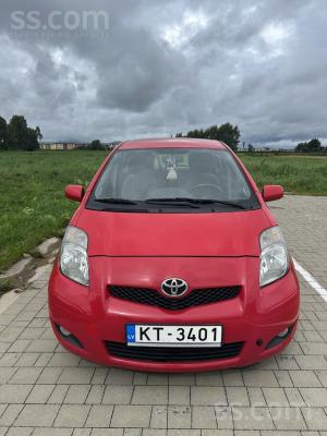 Sarkans Toyota Yaris 2010 Rīga, ar dzinēja tilpumu 1.30 L un nobraukumu 146 tūkst. km par 3000 €, foto 1 vietnē AUTOMOTO.COM.LV