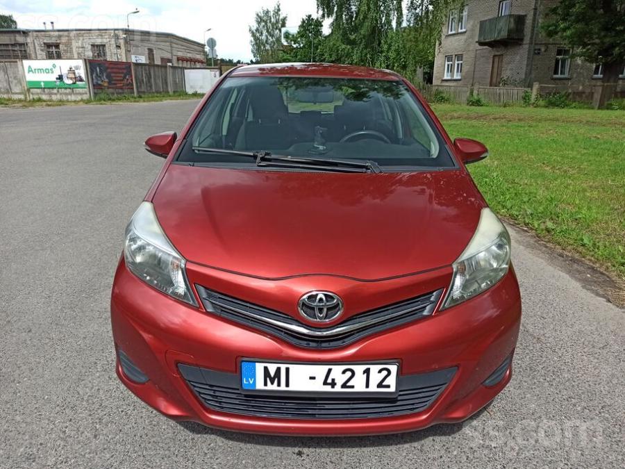 Sarkans Toyota Yaris 2011 Rīga, ar dzinēja tilpumu 1.40 L un nobraukumu 233 tūkst. km par 3500 €, foto 3 vietnē AUTOMOTO.COM.LV