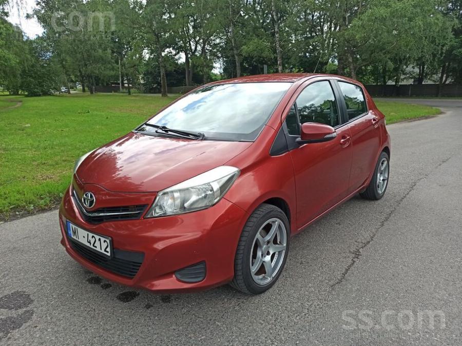 Sarkans Toyota Yaris 2011 Rīga, ar dzinēja tilpumu 1.40 L un nobraukumu 233 tūkst. km par 3500 €, foto 6 vietnē AUTOMOTO.COM.LV