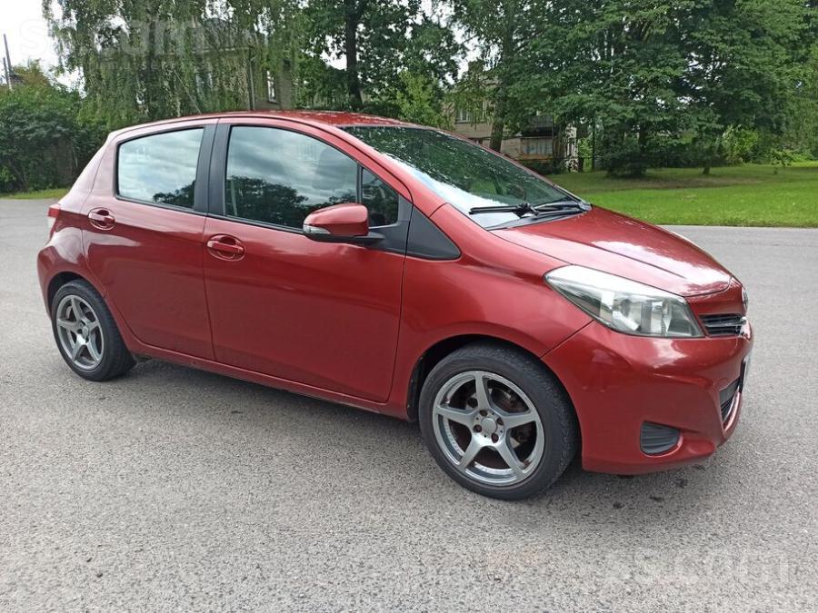 Sarkans Toyota Yaris 2011 Rīga, ar dzinēja tilpumu 1.40 L un nobraukumu 233 tūkst. km par 3500 €, foto 7 vietnē AUTOMOTO.COM.LV