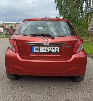 Sarkans Toyota Yaris 2011 Rīga, ar dzinēja tilpumu 1.40 L un nobraukumu 233 tūkst. km par 3500 €, foto 10 vietnē AUTOMOTO.COM.LV