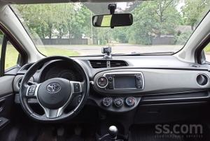 Sarkans Toyota Yaris 2011 Rīga, ar dzinēja tilpumu 1.40 L un nobraukumu 233 tūkst. km par 3500 €, foto 13 vietnē AUTOMOTO.COM.LV