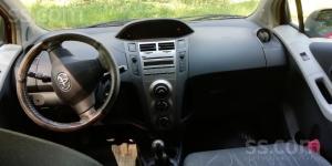 Sarkans Toyota Yaris 2011 Rīga, ar dzinēja tilpumu 1.30 L un nobraukumu 271 tūkst. km par 2900 €, foto 6 vietnē AUTOMOTO.COM.LV