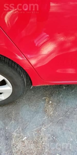 Sarkans Toyota Yaris 2011 Rīga, ar dzinēja tilpumu 1.30 L un nobraukumu 271 tūkst. km par 2900 €, foto 12 vietnē AUTOMOTO.COM.LV