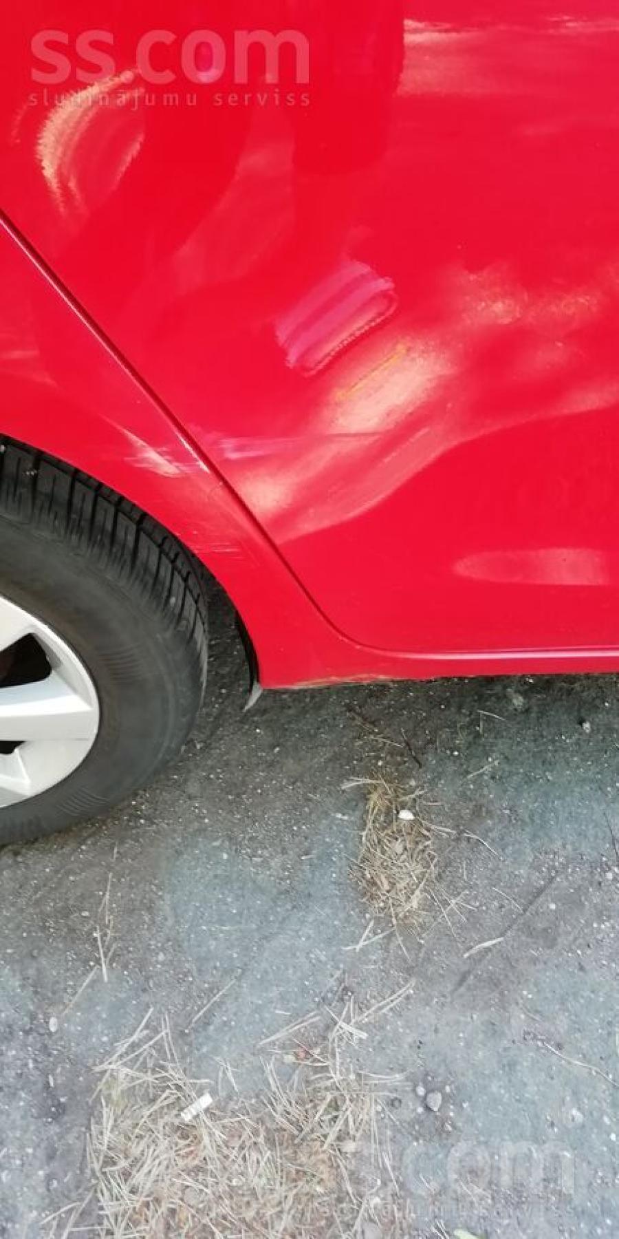 Sarkans Toyota Yaris 2011 Rīga, ar dzinēja tilpumu 1.30 L un nobraukumu 271 tūkst. km par 2900 €, foto 12 vietnē AUTOMOTO.COM.LV