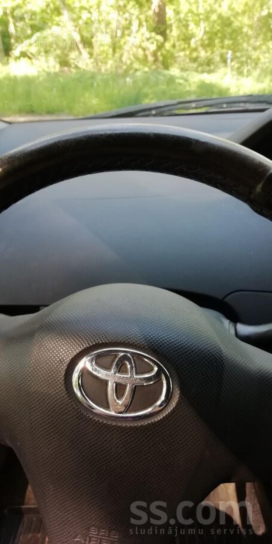Sarkans Toyota Yaris 2011 Rīga, ar dzinēja tilpumu 1.30 L un nobraukumu 271 tūkst. km par 2900 €, foto 15 vietnē AUTOMOTO.COM.LV
