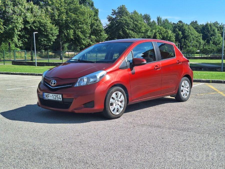 Red Toyota Yaris 2011 in Riga, with an engine capacity of 1.30 L and mileage of 230 thousand km for 4500 €, photo 1 on AUTOMOTO.COM.LV