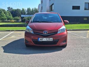 Red Toyota Yaris 2011 in Riga, with an engine capacity of 1.30 L and mileage of 230 thousand km for 4500 €, photo 3 on AUTOMOTO.COM.LV