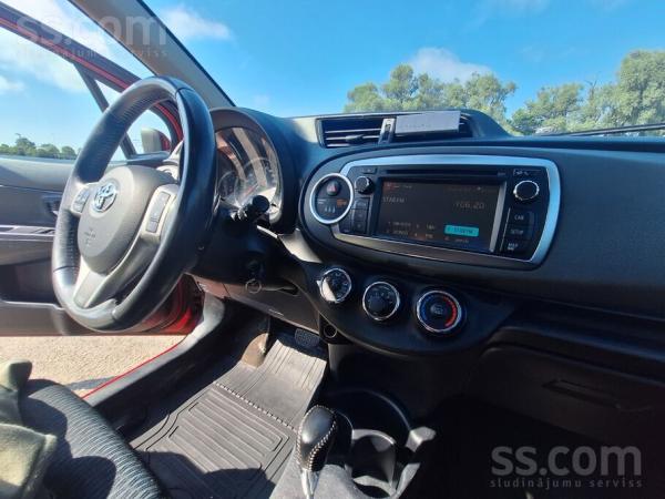 Red Toyota Yaris 2011 in Riga, with an engine capacity of 1.30 L and mileage of 230 thousand km for 4500 €, photo 7 on AUTOMOTO.COM.LV