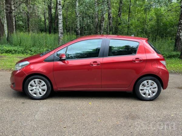 Red Toyota Yaris 2011 in Riga, with an engine capacity of 1.30 L and mileage of 0 thousand km for 5499 €, photo 2 on AUTOMOTO.COM.LV