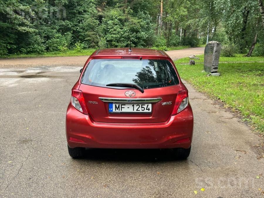 Sarkans Toyota Yaris 2011 Rīga, ar dzinēja tilpumu 1.30 L un nobraukumu 0 tūkst. km par 5499 €, foto 5 vietnē AUTOMOTO.COM.LV