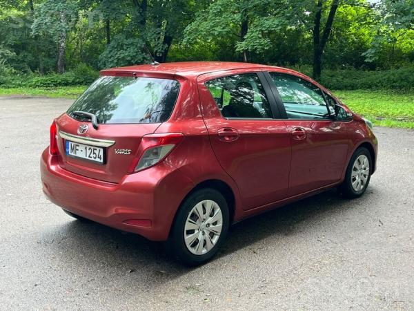Red Toyota Yaris 2011 in Riga, with an engine capacity of 1.30 L and mileage of 0 thousand km for 5499 €, photo 5 on AUTOMOTO.COM.LV