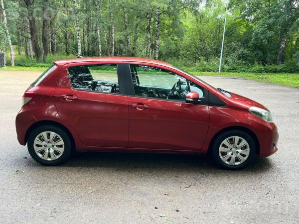 Red Toyota Yaris 2011 in Riga, with an engine capacity of 1.30 L and mileage of 0 thousand km for 5499 €, photo 6 on AUTOMOTO.COM.LV
