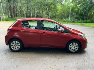 Sarkans Toyota Yaris 2011 Rīga, ar dzinēja tilpumu 1.30 L un nobraukumu 0 tūkst. km par 5499 €, foto 7 vietnē AUTOMOTO.COM.LV