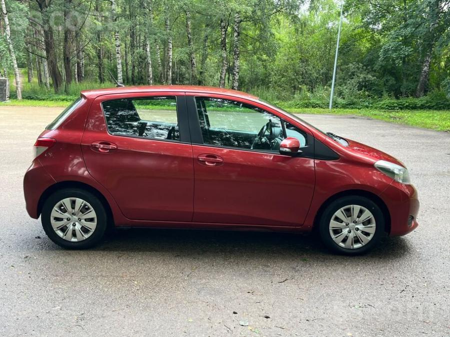 Sarkans Toyota Yaris 2011 Rīga, ar dzinēja tilpumu 1.30 L un nobraukumu 0 tūkst. km par 5499 €, foto 7 vietnē AUTOMOTO.COM.LV