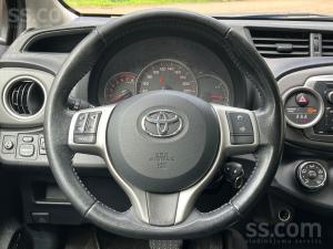 Sarkans Toyota Yaris 2011 Rīga, ar dzinēja tilpumu 1.30 L un nobraukumu 0 tūkst. km par 5499 €, foto 12 vietnē AUTOMOTO.COM.LV