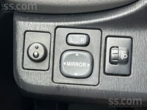 Sarkans Toyota Yaris 2011 Rīga, ar dzinēja tilpumu 1.30 L un nobraukumu 0 tūkst. km par 5499 €, foto 16 vietnē AUTOMOTO.COM.LV