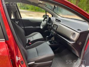 Sarkans Toyota Yaris 2011 Rīga, ar dzinēja tilpumu 1.30 L un nobraukumu 0 tūkst. km par 5499 €, foto 22 vietnē AUTOMOTO.COM.LV
