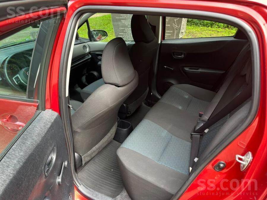 Sarkans Toyota Yaris 2011 Rīga, ar dzinēja tilpumu 1.30 L un nobraukumu 0 tūkst. km par 5499 €, foto 25 vietnē AUTOMOTO.COM.LV