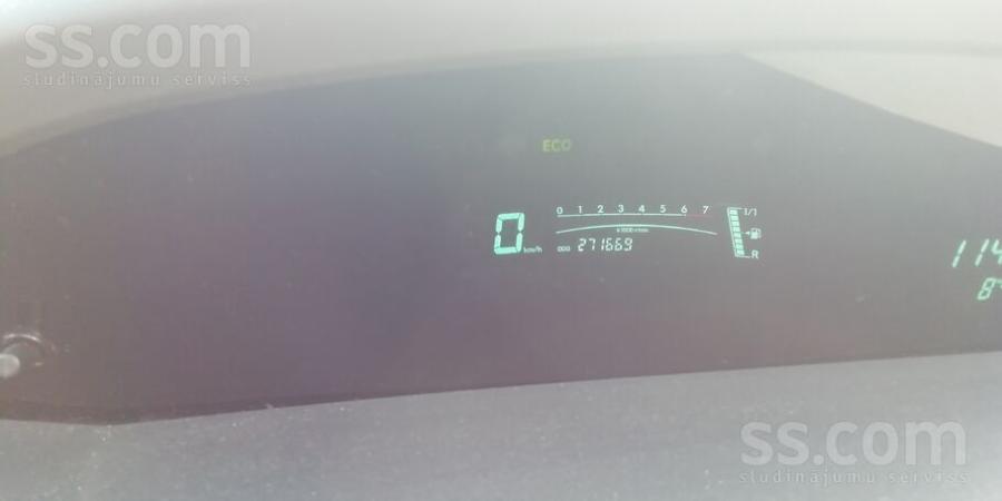 Sarkans Toyota Yaris 2011 Rīga, ar dzinēja tilpumu 1.30 L un nobraukumu 271 tūkst. km par 2400 €, foto 5 vietnē AUTOMOTO.COM.LV