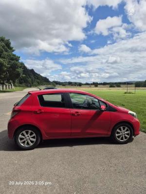 Sarkans Toyota Yaris 2011 Kauņa, ar dzinēja tilpumu 1.33 L un nobraukumu 160 tūkst. km par 4900 €, foto 3 vietnē AUTOMOTO.COM.LV