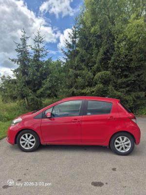 Sarkans Toyota Yaris 2011 Kauņa, ar dzinēja tilpumu 1.33 L un nobraukumu 160 tūkst. km par 4900 €, foto 4 vietnē AUTOMOTO.COM.LV