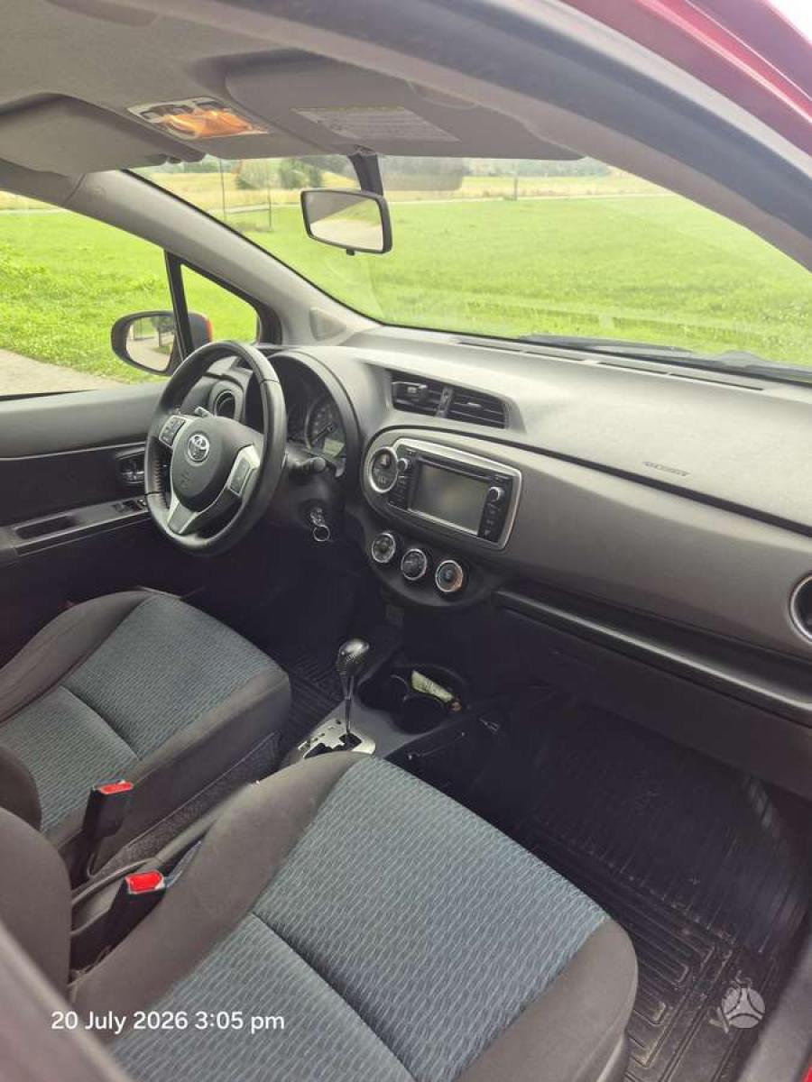 Sarkans Toyota Yaris 2011 Kauņa, ar dzinēja tilpumu 1.33 L un nobraukumu 160 tūkst. km par 4900 €, foto 7 vietnē AUTOMOTO.COM.LV