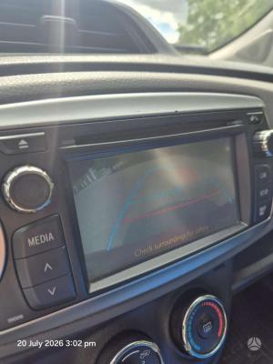 Sarkans Toyota Yaris 2011 Kauņa, ar dzinēja tilpumu 1.33 L un nobraukumu 160 tūkst. km par 4900 €, foto 9 vietnē AUTOMOTO.COM.LV
