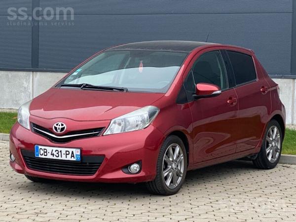 Red Toyota Yaris 2012 in Riga, with an engine capacity of 1.40 L and mileage of 0 thousand km for 4990 €, photo 3 on AUTOMOTO.COM.LV