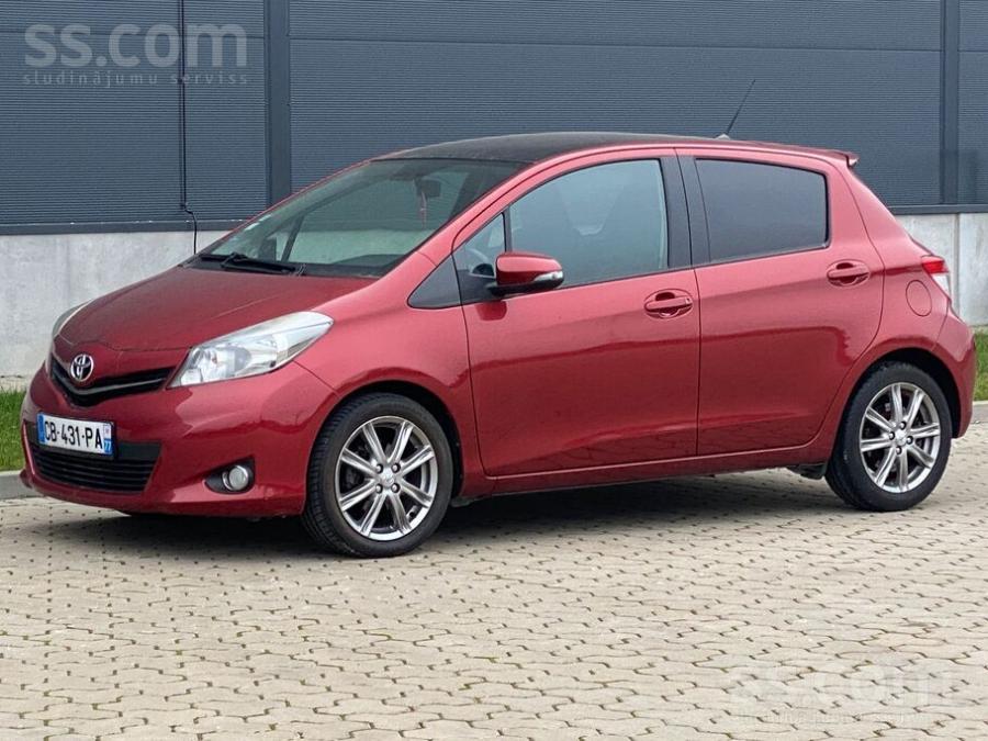 Red Toyota Yaris 2012 in Riga, with an engine capacity of 1.40 L and mileage of 0 thousand km for 4990 €, photo 4 on AUTOMOTO.COM.LV
