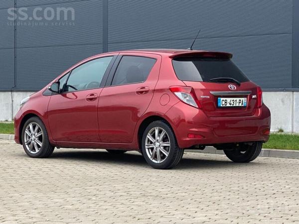 Red Toyota Yaris 2012 in Riga, with an engine capacity of 1.40 L and mileage of 0 thousand km for 4990 €, photo 5 on AUTOMOTO.COM.LV