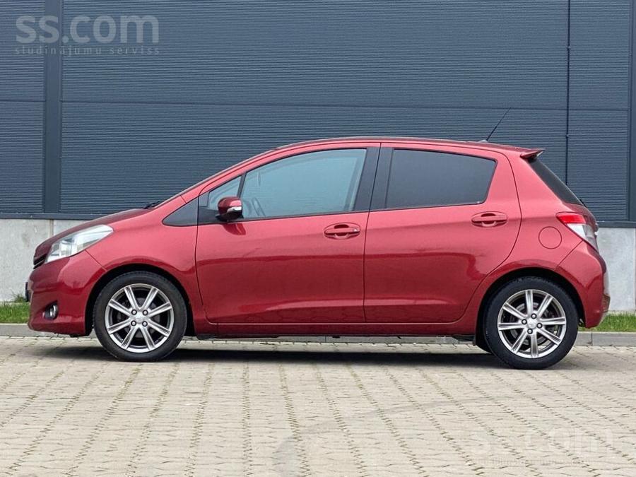 Red Toyota Yaris 2012 in Riga, with an engine capacity of 1.40 L and mileage of 0 thousand km for 4990 €, photo 6 on AUTOMOTO.COM.LV