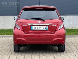 Red Toyota Yaris 2012 in Riga, with an engine capacity of 1.40 L and mileage of 0 thousand km for 4990 €, photo 9 on AUTOMOTO.COM.LV