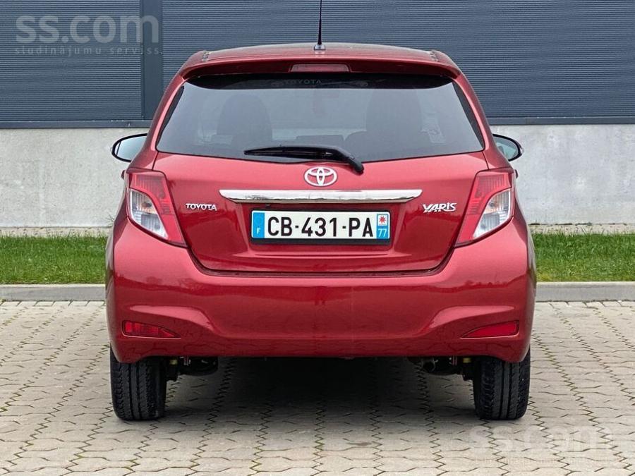 Red Toyota Yaris 2012 in Riga, with an engine capacity of 1.40 L and mileage of 0 thousand km for 4990 €, photo 9 on AUTOMOTO.COM.LV