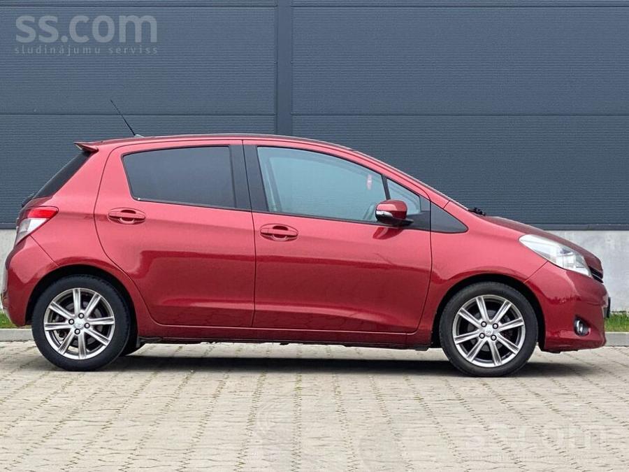 Red Toyota Yaris 2012 in Riga, with an engine capacity of 1.40 L and mileage of 0 thousand km for 4990 €, photo 12 on AUTOMOTO.COM.LV