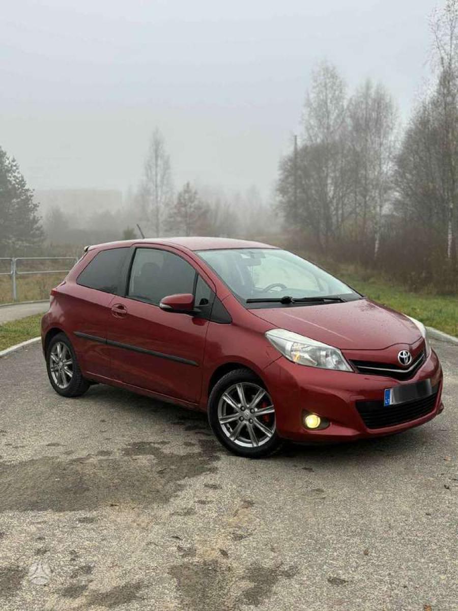 Sarkans Toyota Yaris 2012 Tauragė, ar dzinēja tilpumu 1.36 L un nobraukumu 230 tūkst. km par 4300 €, foto 1 vietnē AUTOMOTO.COM.LV