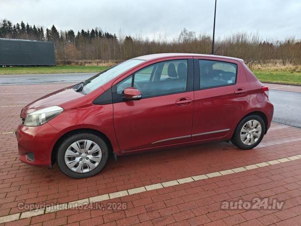 Sarkans Toyota Yaris 2012 Tartu, ar dzinēja tilpumu 1.30 L un nobraukumu 167 tūkst. km par 6500 €, foto 3 vietnē AUTOMOTO.COM.LV