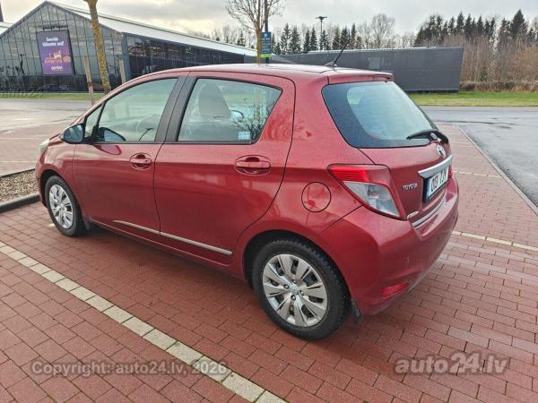 Sarkans Toyota Yaris 2012 Tartu, ar dzinēja tilpumu 1.30 L un nobraukumu 167 tūkst. km par 6500 €, foto 4 vietnē AUTOMOTO.COM.LV