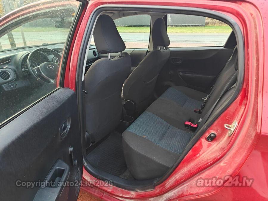 Red Toyota Yaris 2012 in Tartu, with an engine capacity of 1.30 L and mileage of 167 thousand km for 6500 €, photo 7 on AUTOMOTO.COM.LV